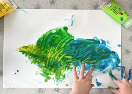 How Do I Set up A Mess-Free Finger Painting Space at Home ...